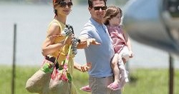 Hé lộ cuộc sống tù túng của Katie Holmes dưới bóng Tom Cruise ...